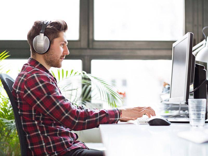 Online destinations to help you brush up on your tech skills | nbn