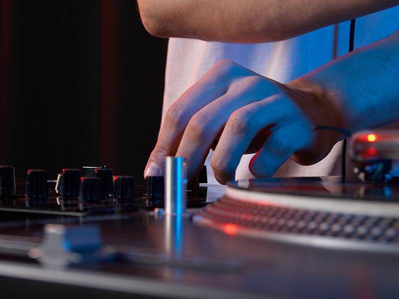 Overcoming the challenges of a virtual band | nbn